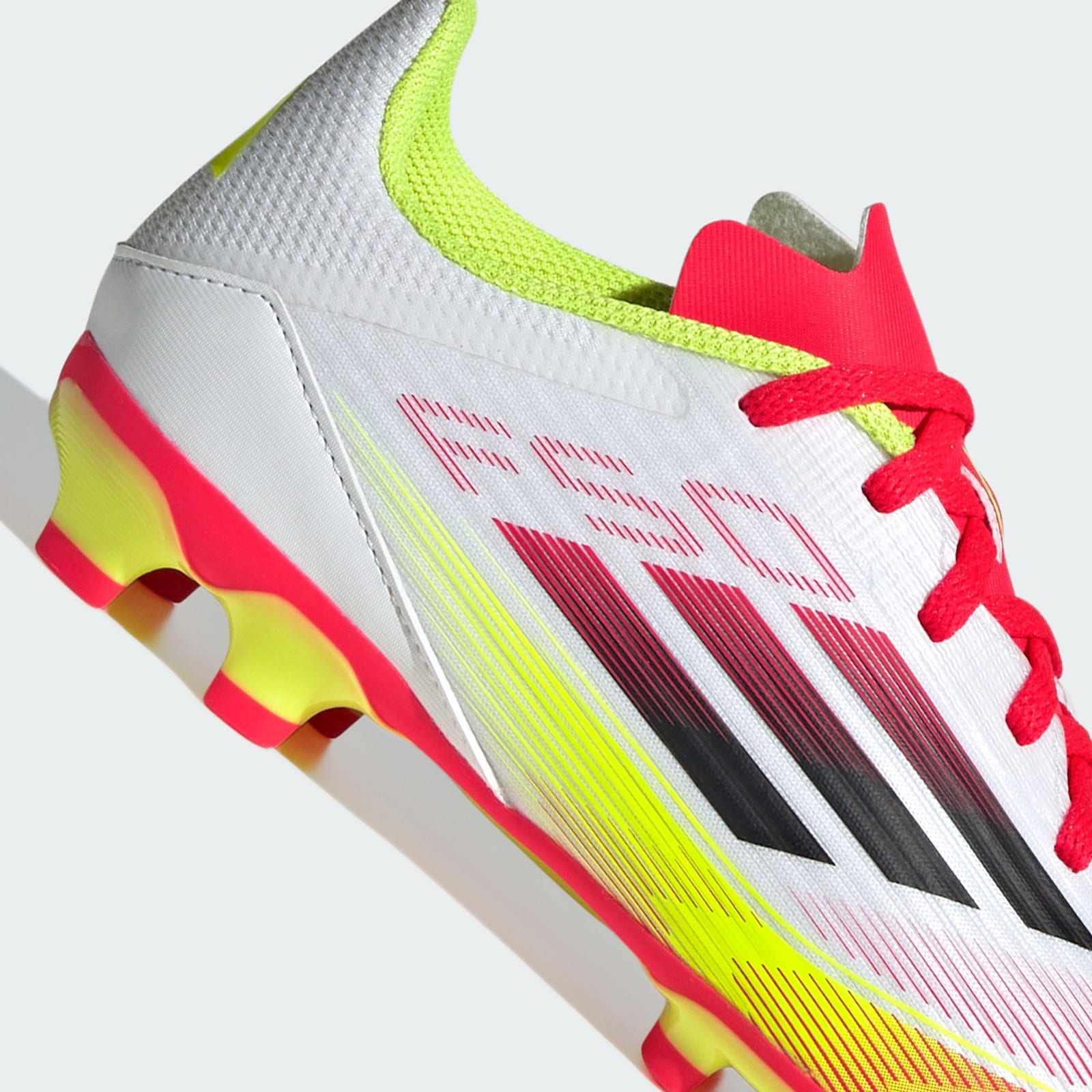 アディダス キッズ F50 LEAGUE HG/AG / 土・人工芝用 / F50 League HG/AG Kids - ホワイト | アディダス ジャパン